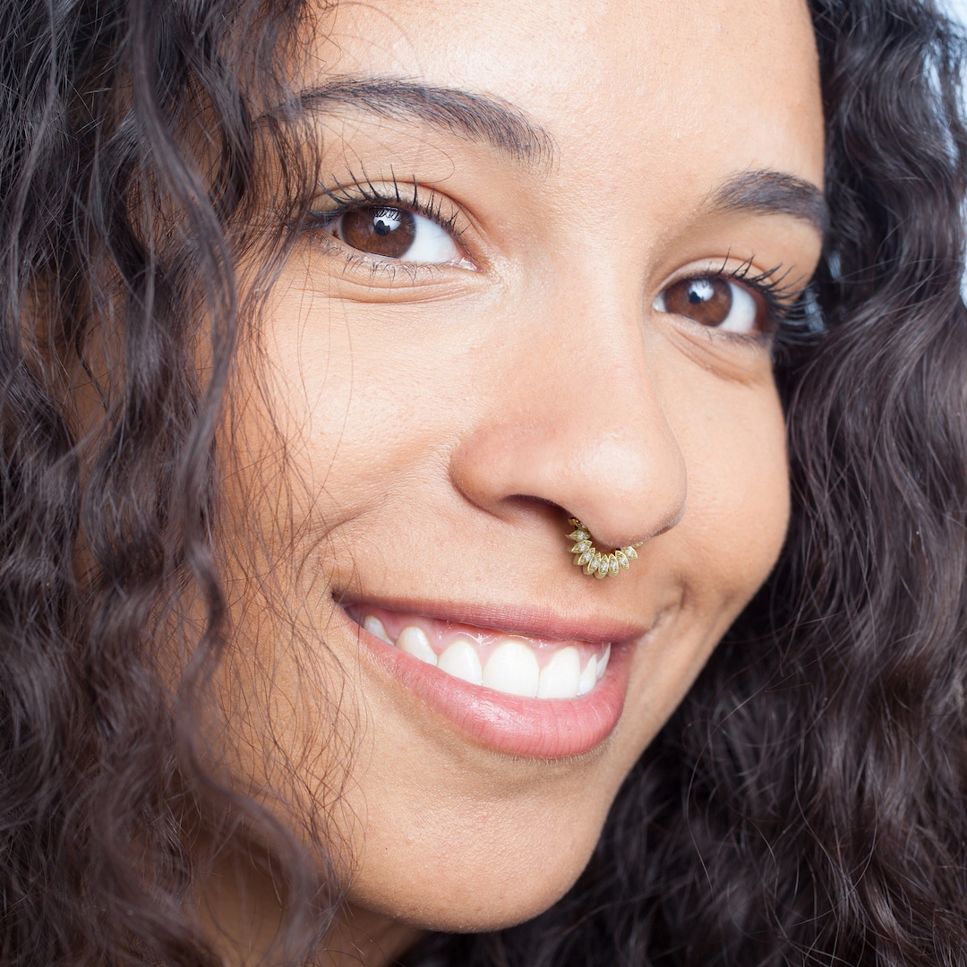 Gold Septum Clicker, Dainty Septum Jewelry, Septum Ring With White ...