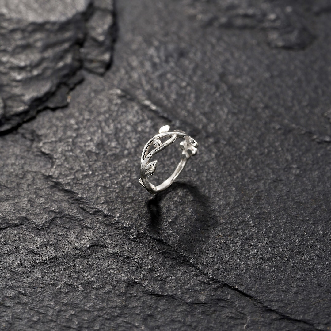 Leaf Cartilage Earring, Silver Leaf Helix Hoop, Leaf Huggie Hoop ...
