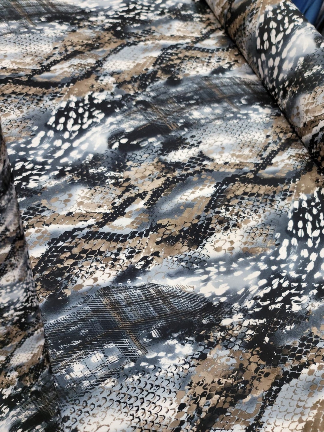 Snake Skin Stretch Spandex Fabric by the Yard Clothing Dress Draping ...