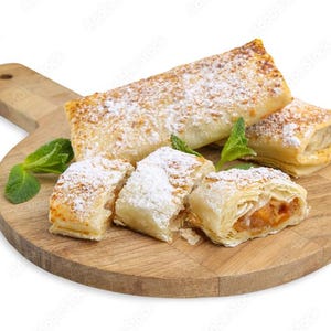 Hungarian Strudel or Almás Rétes (german, Austrian Pastry Dessert ...