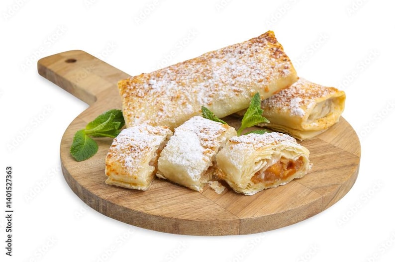 Hungarian Strudel or Almás Rétes (german, Austrian Pastry Dessert ...