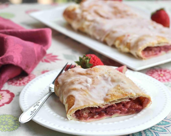 Poppyseed Roll,european Pastry, Czech Pastry, Zavin, Strudel, Kolache ...