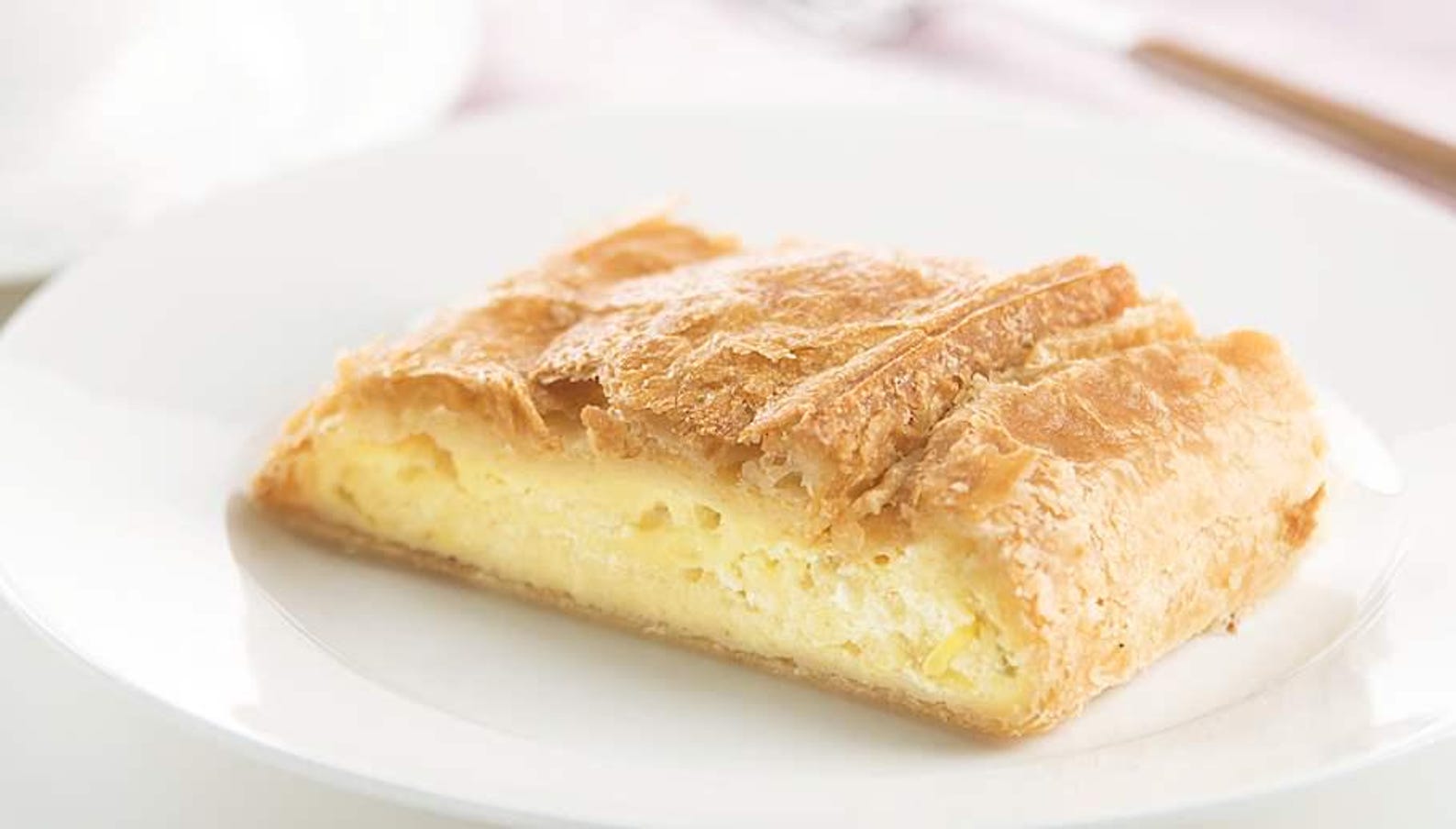 Hungarian Strudel or Almás Rétes (german, Austrian Pastry Dessert ...