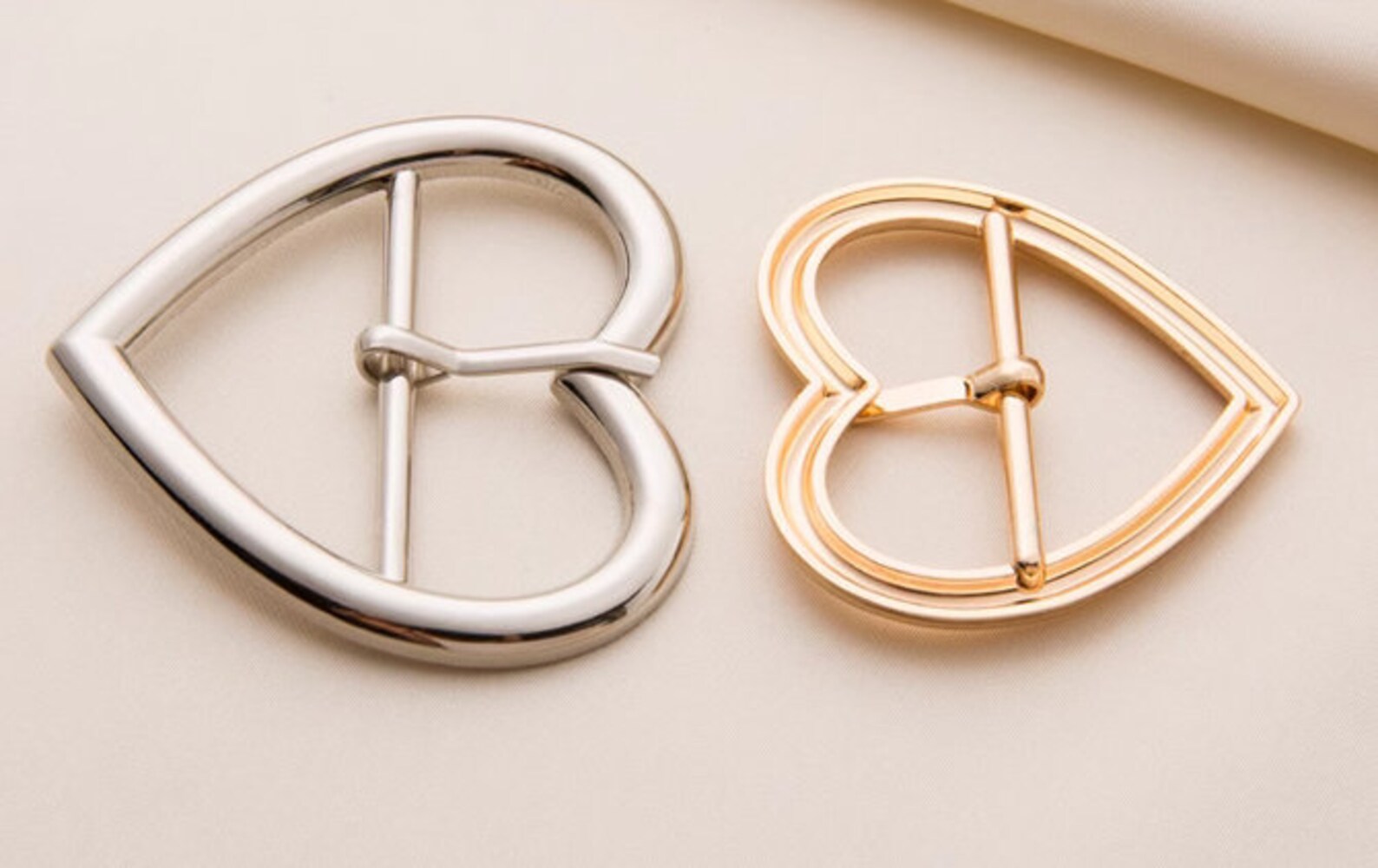 Metal Heart Shaped Buckles in Gold Tone or Silver Tone, Fits 35mm/40mm ...