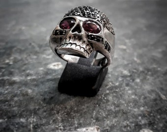 Red Eye Skull Ring - Etsy