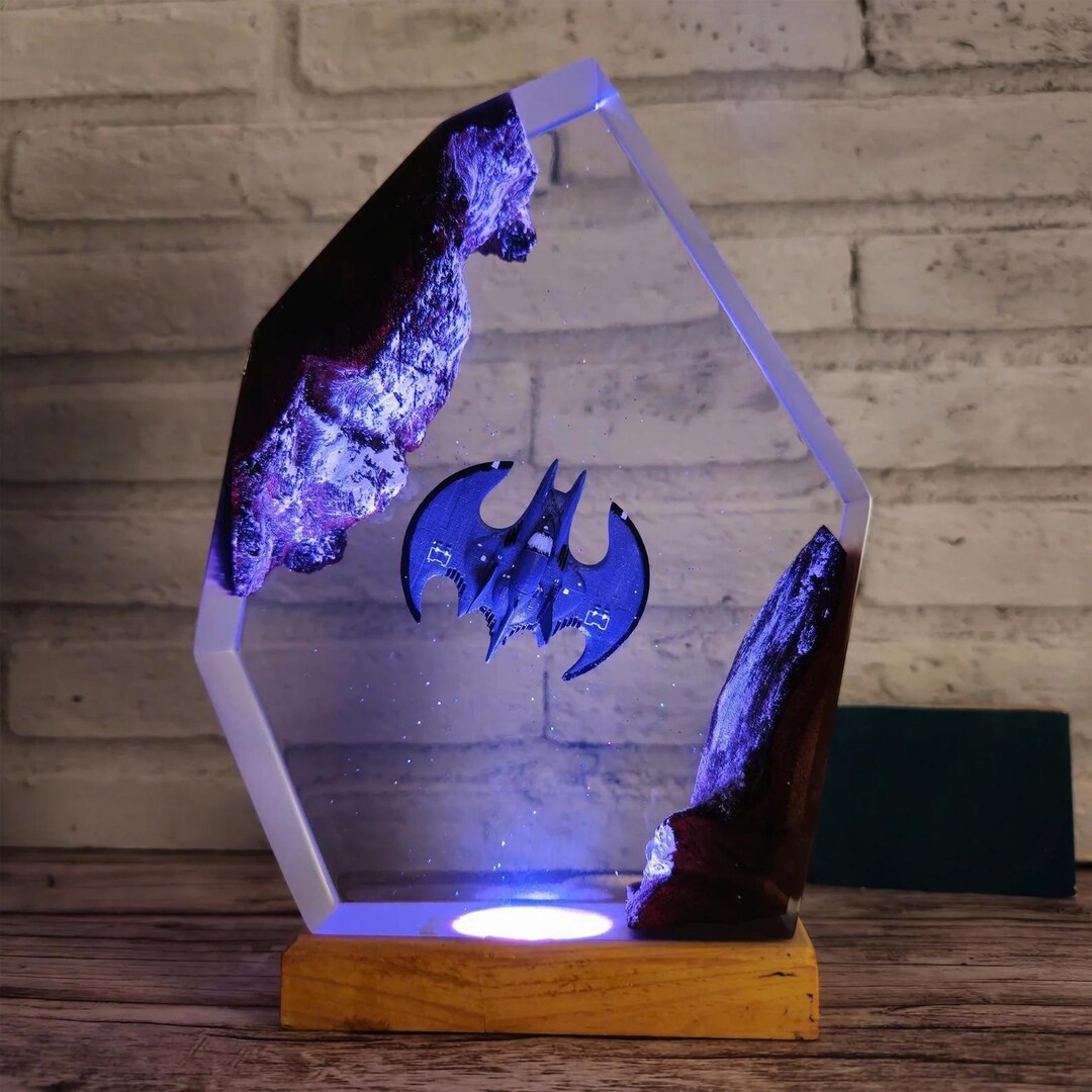 Batwing Resin LED Lamp | Batman Flying Diorama | DC Superhero Night ...