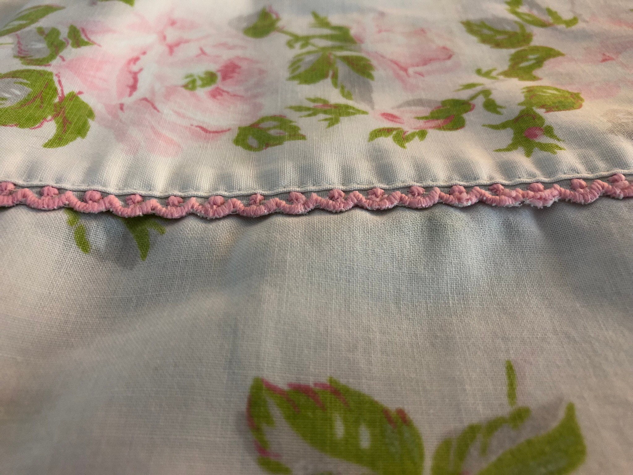 Pink Rose Bed Sheet Vintage 60's Romantic Bedroom Rose Bedding Rose ...