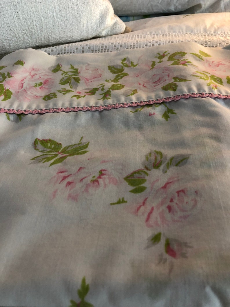 Pink Rose Bed Sheet Vintage 60's Romantic Bedroom Rose Bedding Rose ...