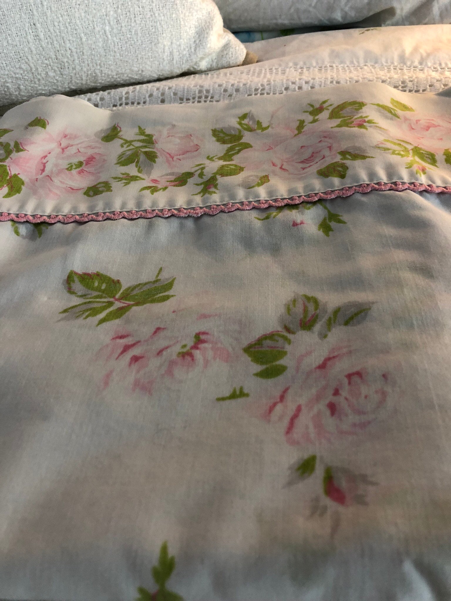 Pink Rose Bed Sheet Vintage 60's Romantic Bedroom Rose Bedding Rose ...
