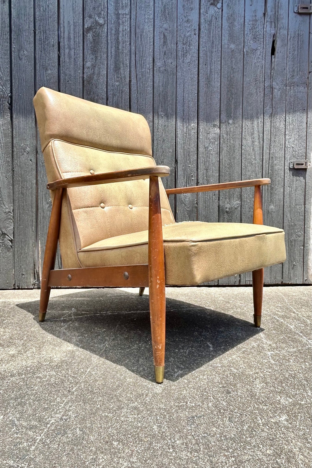 Vintage Mid Mod High Back Lounge Chair With Buttons (see Shipping in ...