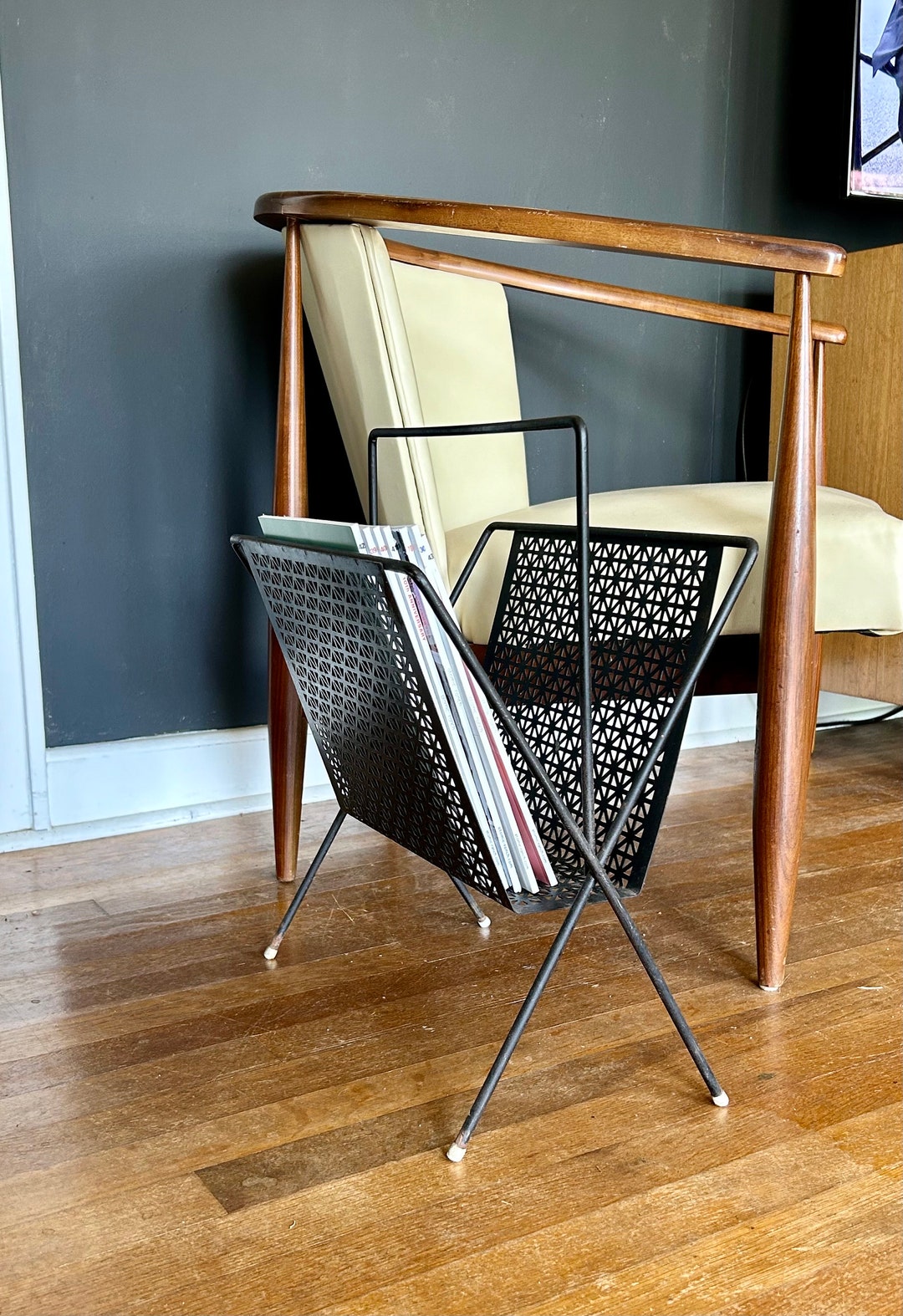 Vintage Wire Mesh Magazine Holder - Etsy