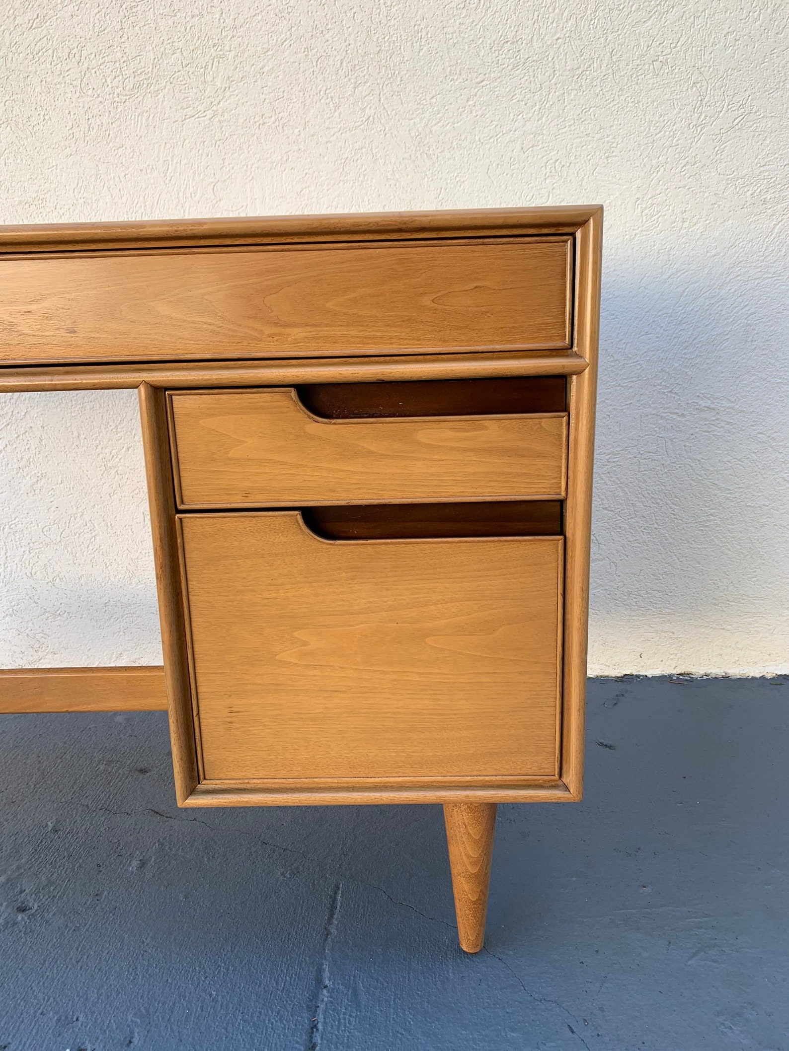 Rare Mid Century Modern Small Desk by Henredon - Etsy