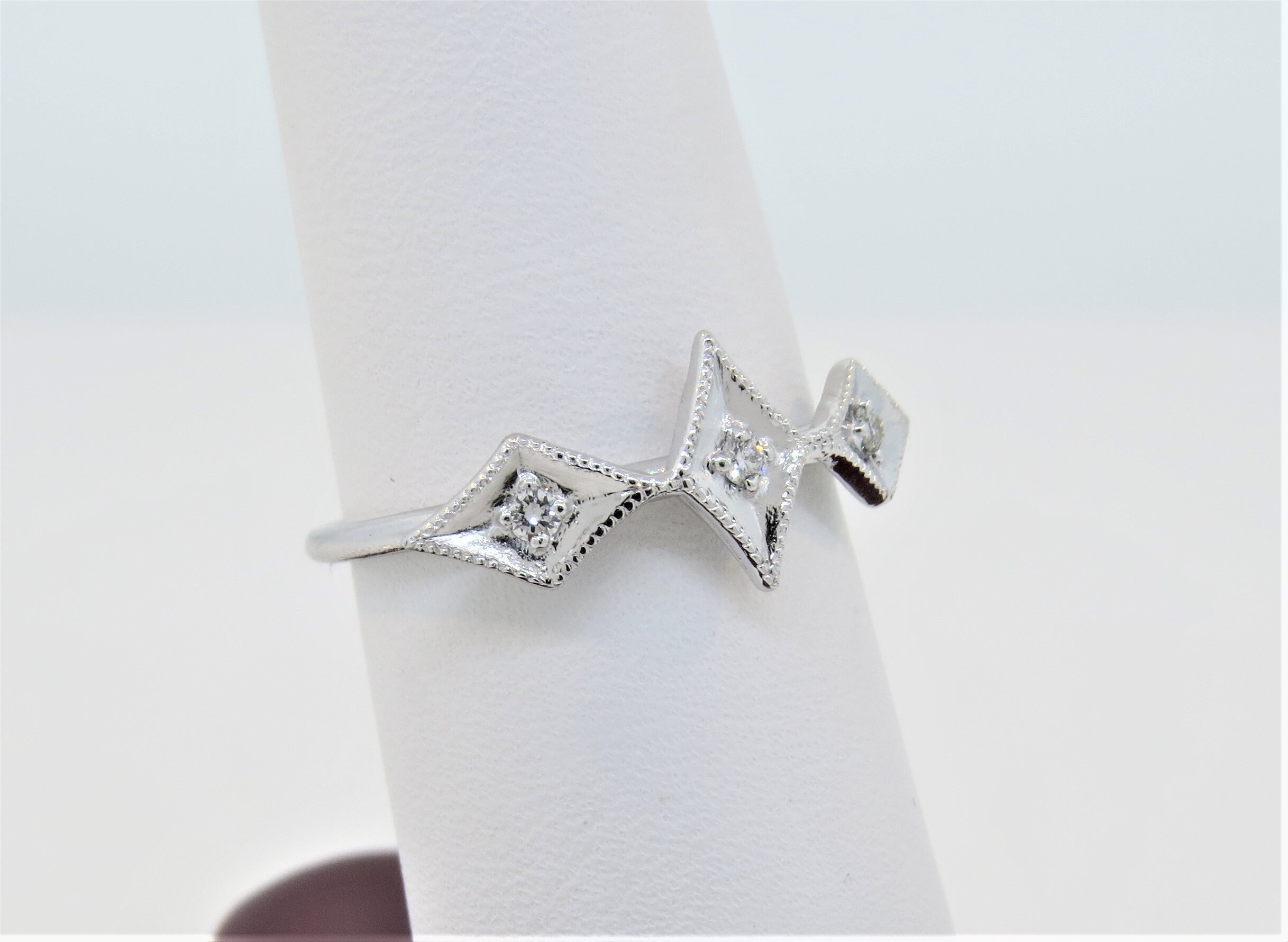 14K White Gold 0.07ct Diamond Shape Ring Three Stone Diamond | Etsy