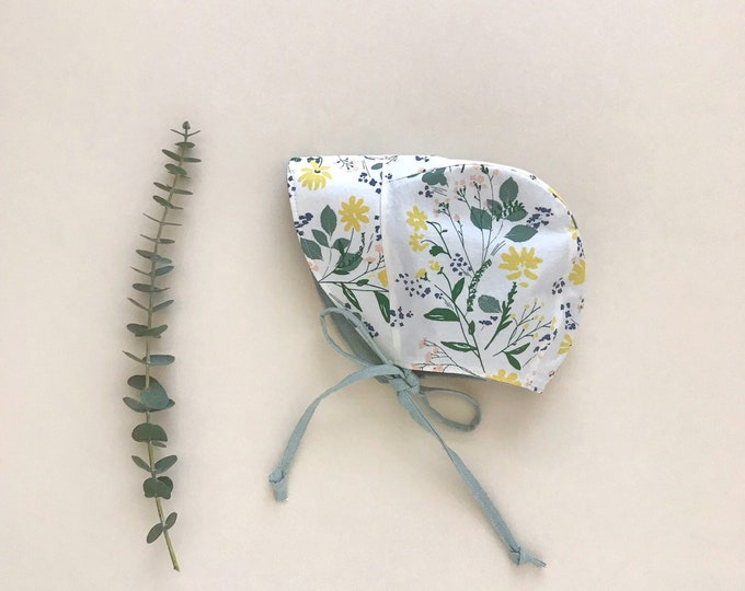 Floral Baby Bonnet / Floral and Linen Baby Girl Sun Bonnet / Reversible ...
