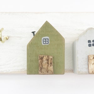 Pallet Wood Key Rack, Key Holder With Miniature Houses, Wooden Key ...