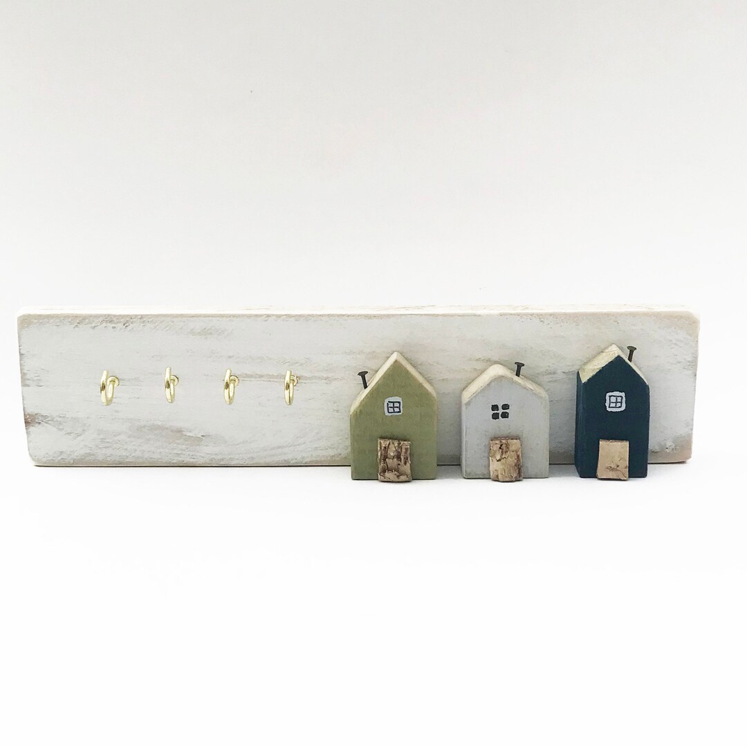 Pallet Wood Key Rack, Key Holder With Miniature Houses, Wooden Key ...