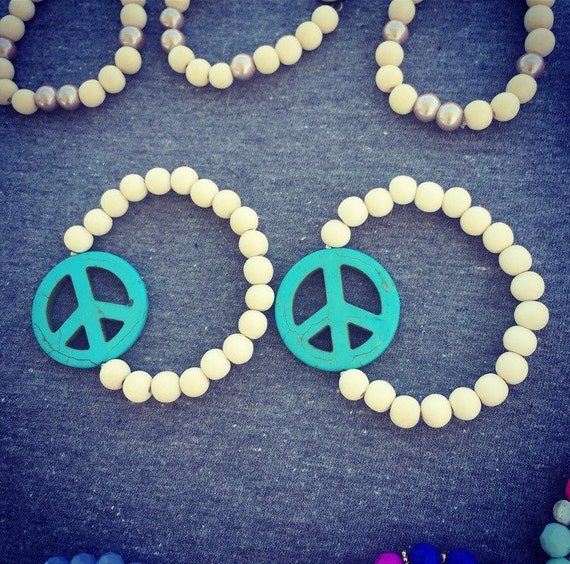 Items similar to Beaded Bracelet - Peace Sign Bracelet on Etsy