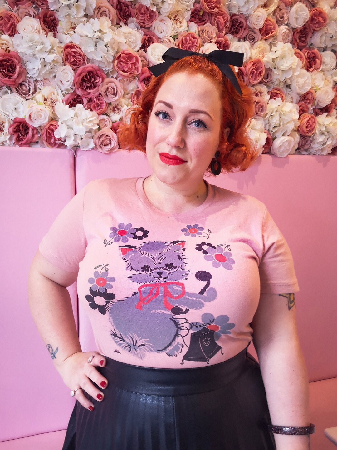 Hello There! Graphic T-shirt in Dusty Pink Size S,M,L,XL,2XL,3XL ...