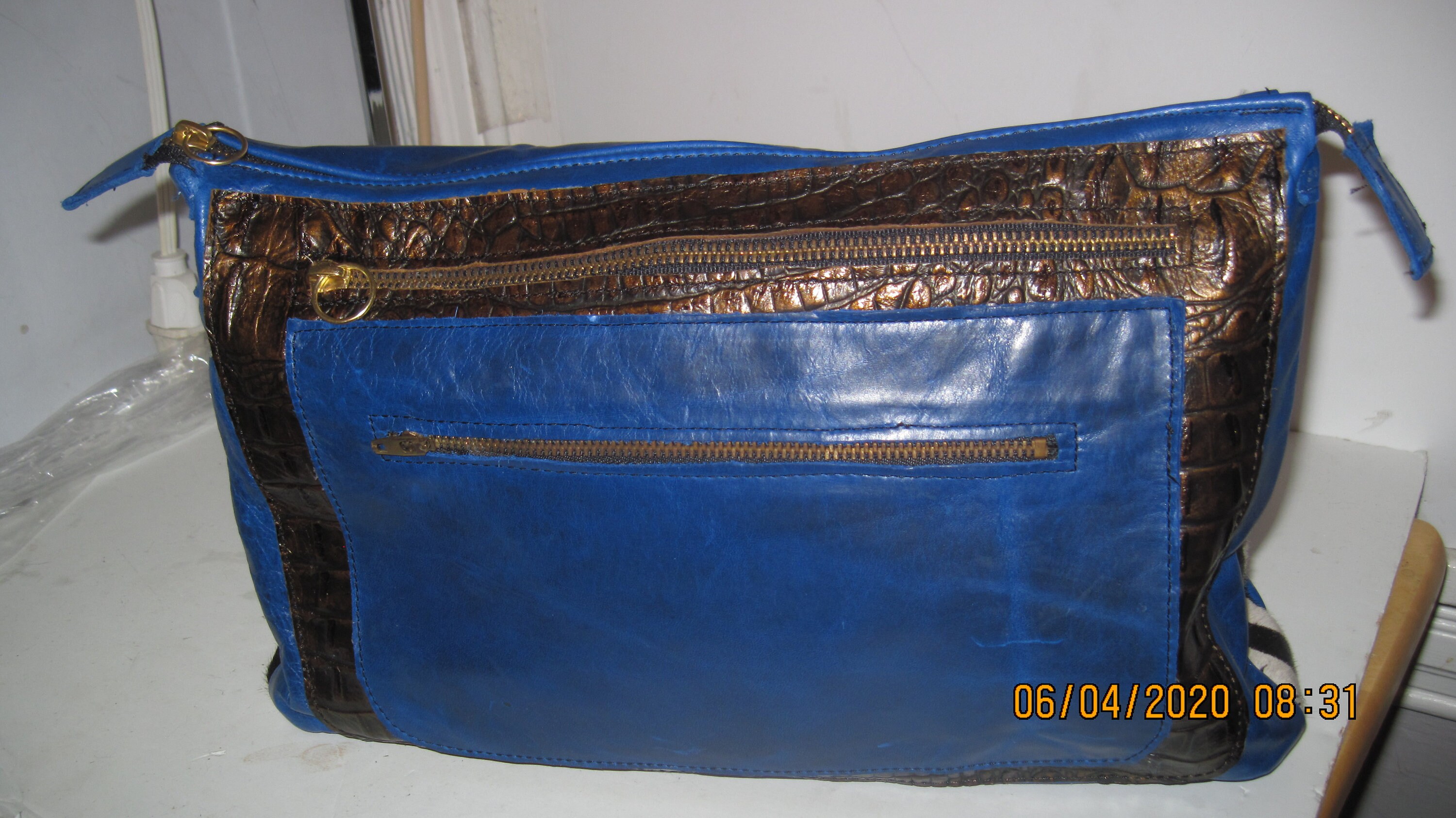 Clutch wristlet Leather with Alligator trim multi zip pocket - Etsy.de