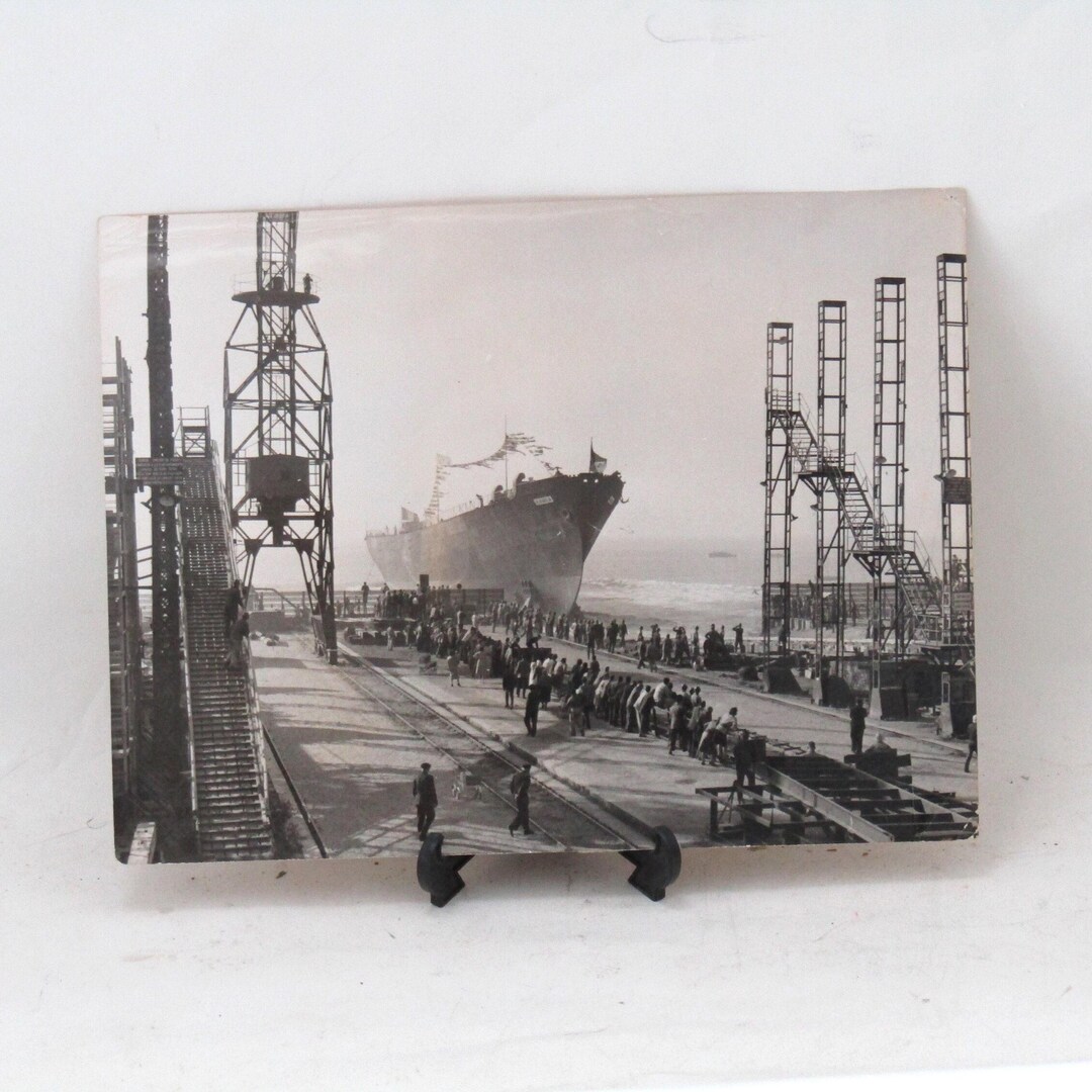 French Merchant Ship Kanga Photo: Granville Shipyard, Le Havre, 1920s ...