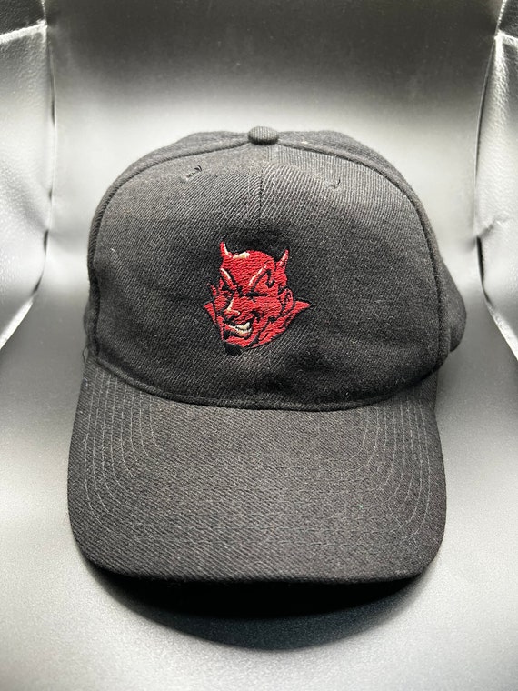 vintage third rail skateboard - Gem