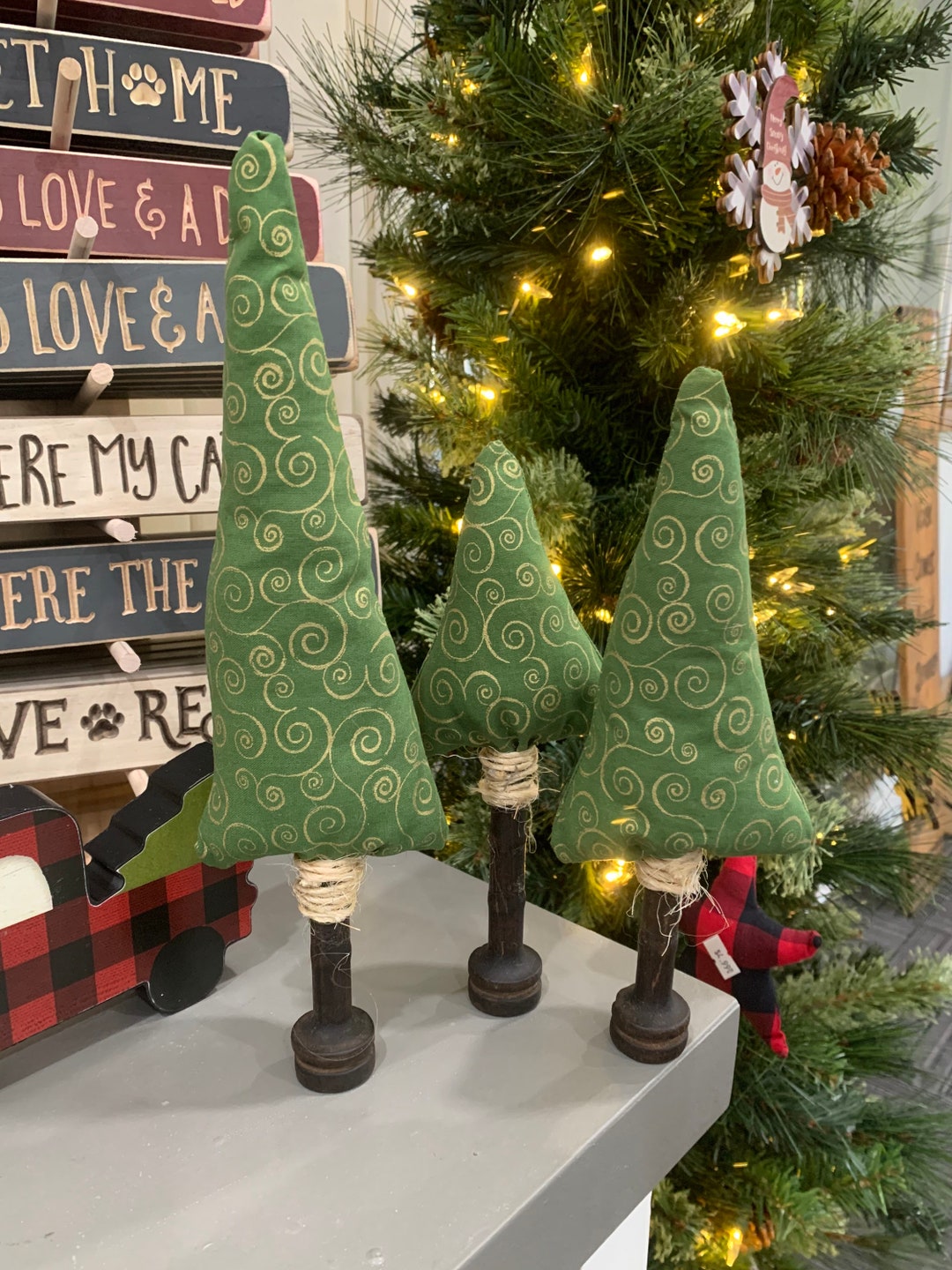 Farmhouse Primitive Christmas Tree Bobbins Handmade Cupboard Tucks ...