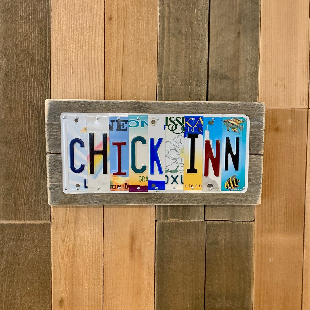 Outdoor Chicken Coop Decor | Chicken Coop Signs | THE CHICK INN Sign ...