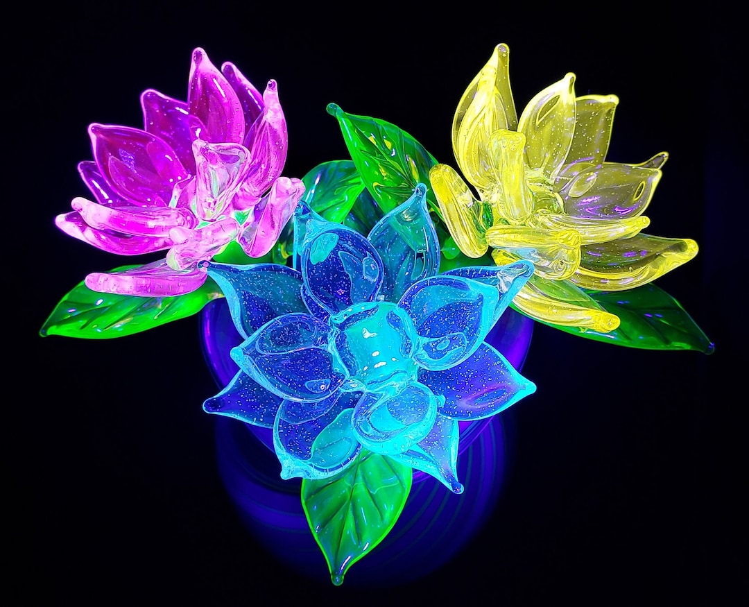 3.5" UV Uranium Glass Flower - Etsy
