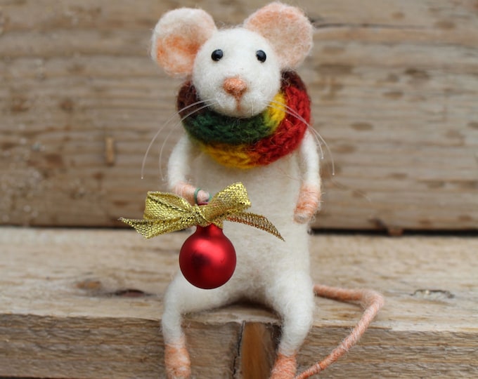 Needle Felted Christmas Mouse, Christmas Mouse, Felted Mouse, Christmas ...