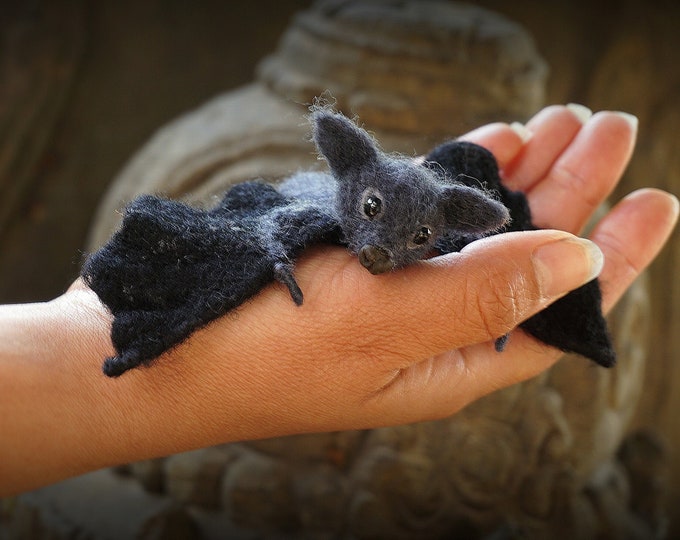 Needle Felted Realistic Bat, Vampire Bat, Gothic Gift Ideas, Needle ...