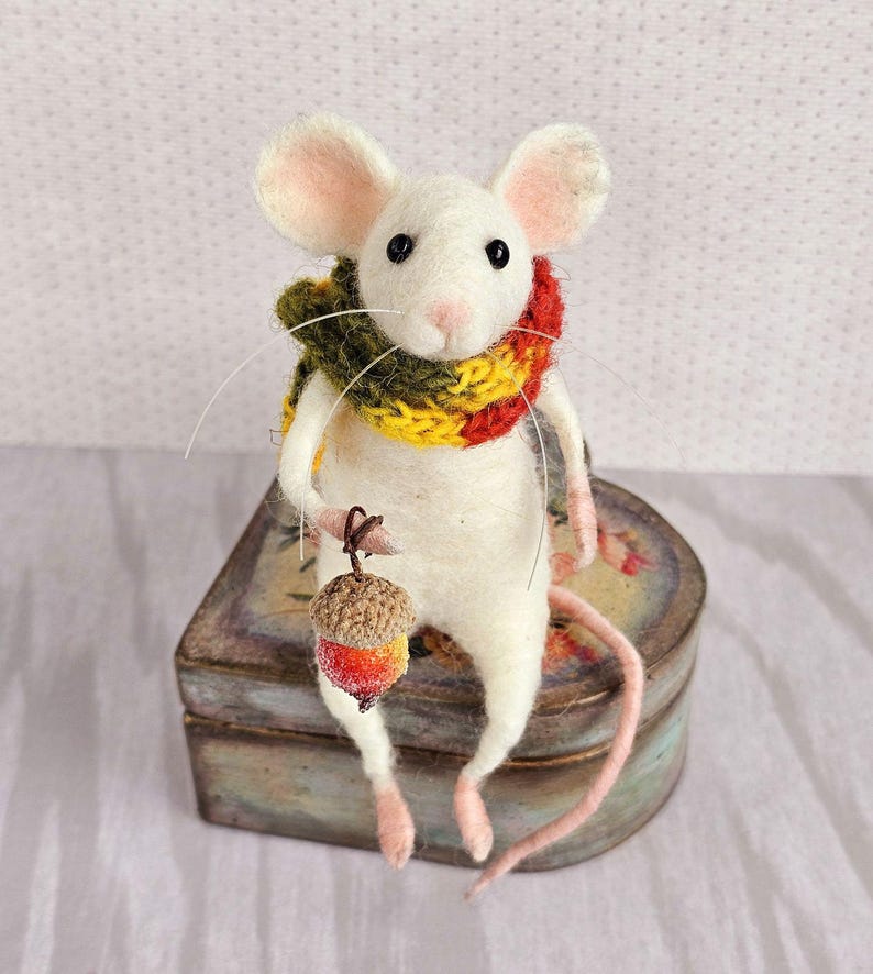 Needle Felted Christmas Mouse, Miniature Mouse, Christmas Decoration, Cute Felt Mouse - Etsy Canada