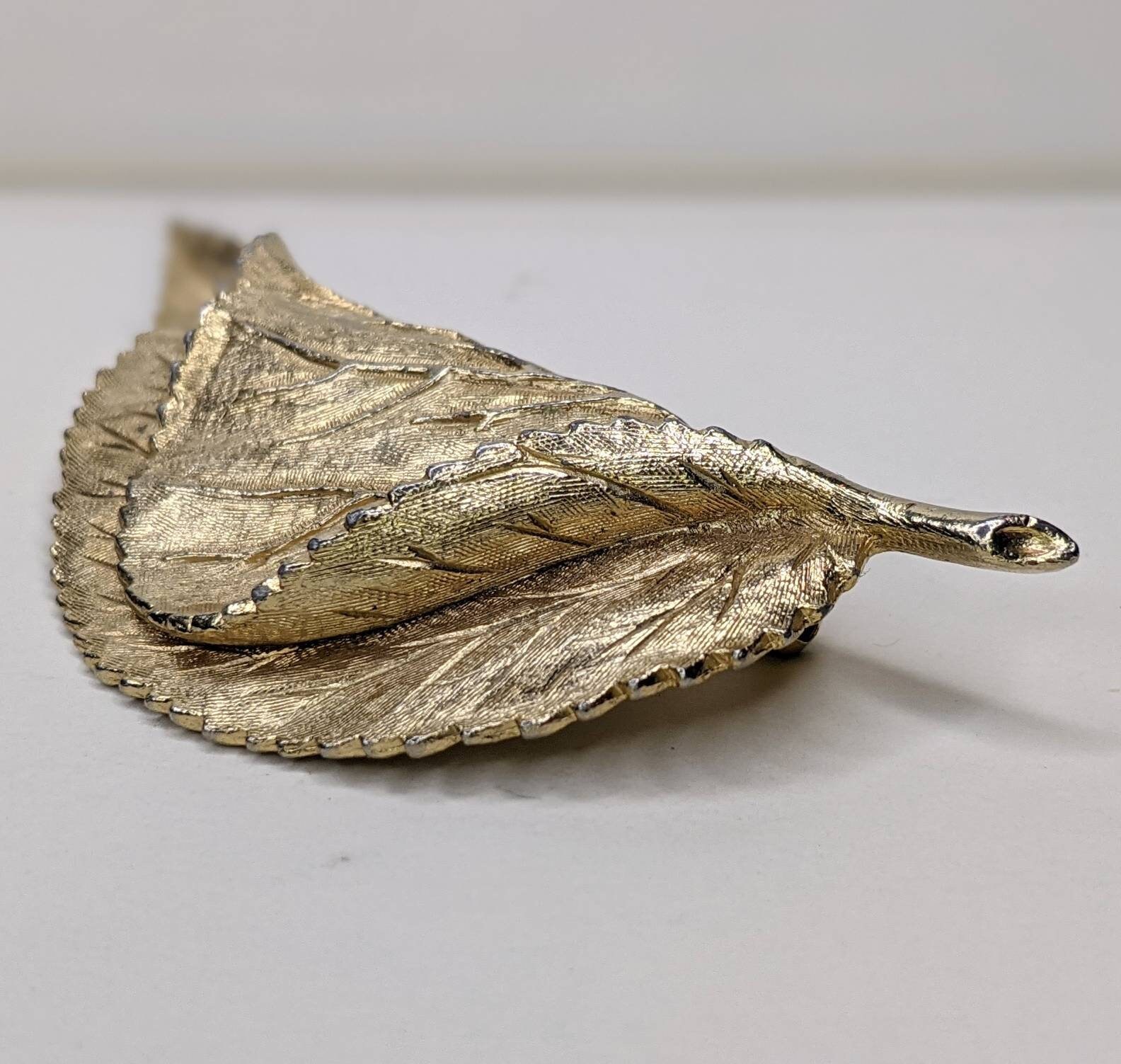 Vintage Sphinx Gold Tone Leaf Brooch Pin - Etsy