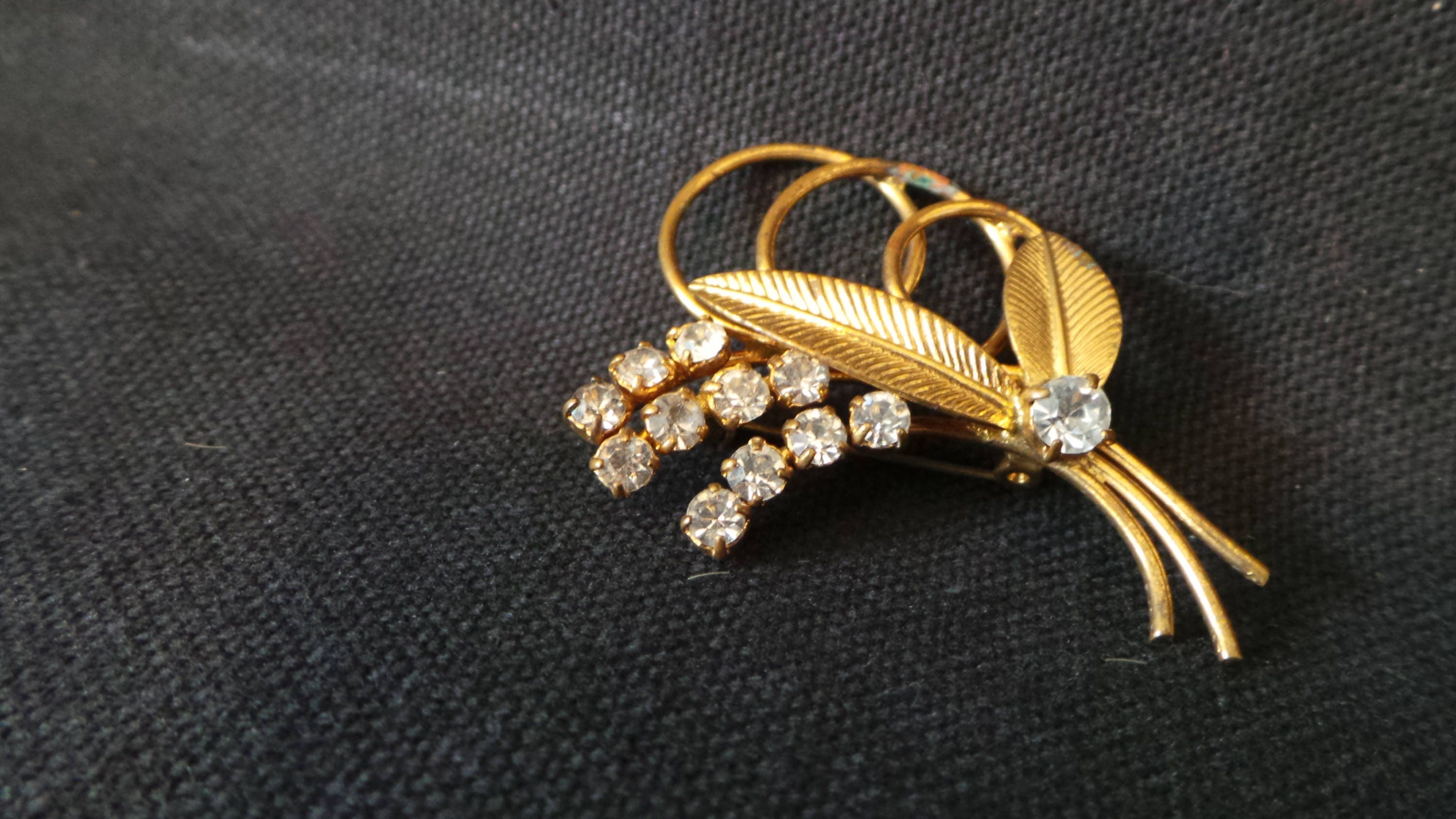 Vintage Gold Leaf Swirl Clear Rhinestone Flower Spray Brooch - Etsy