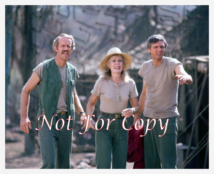 Art & Collectibles TV Series Mash 8x10 Custom Photo Alan Alda Loretta ...