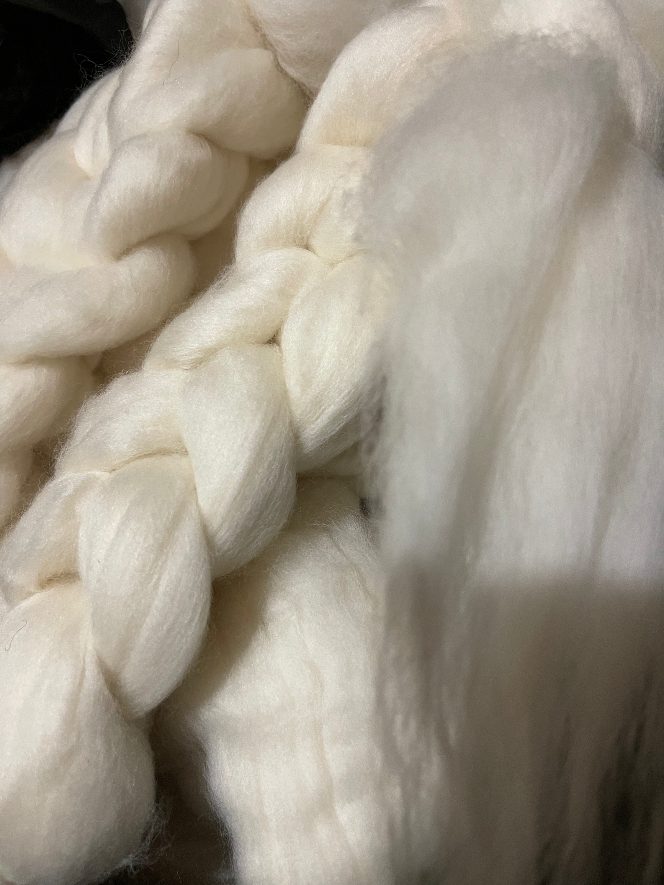 Spinning, Weaving and Felting Carded Wool Top Roving, White. 18 Microns ...