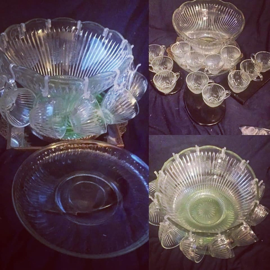 Jeannette anniversary Punch Set Scalloped Edges, Ridged Lines Set12-6 ...