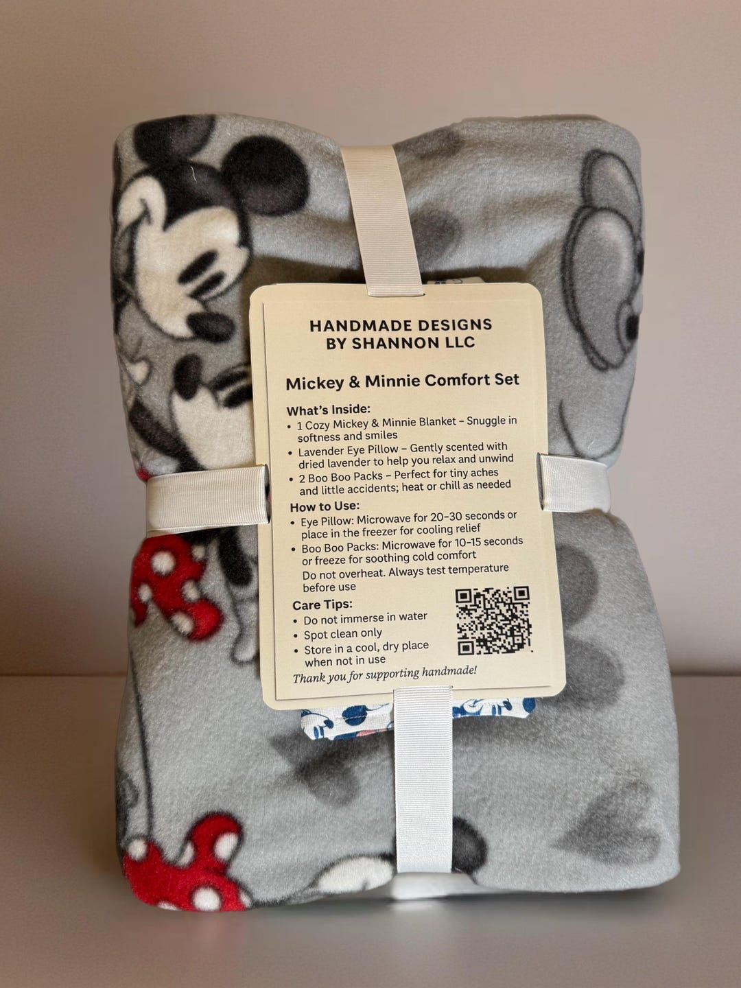 Mickey & Minnie Comfort Set- Snuggle up With Timeless Characters and ...