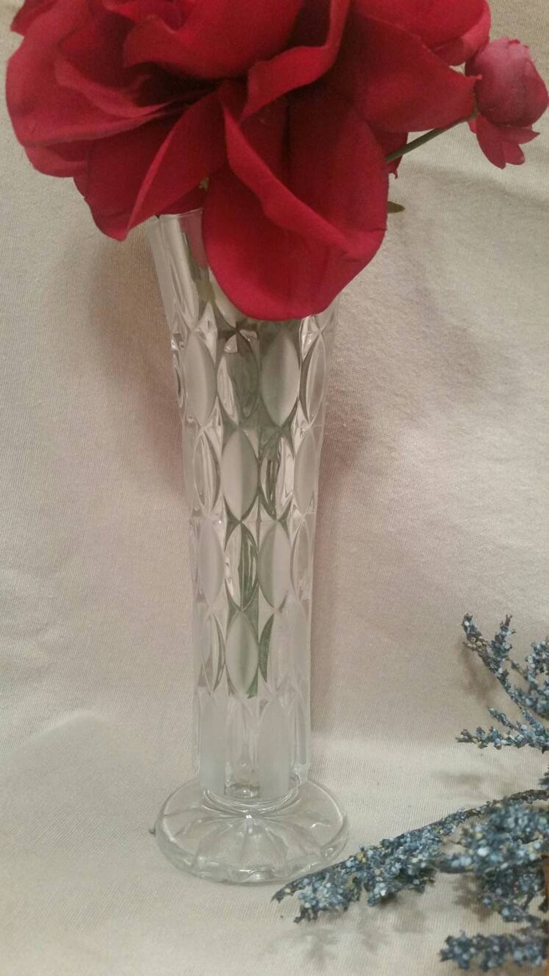 Fluted & Frosted Facet Cut Pedestal Vase - Etsy