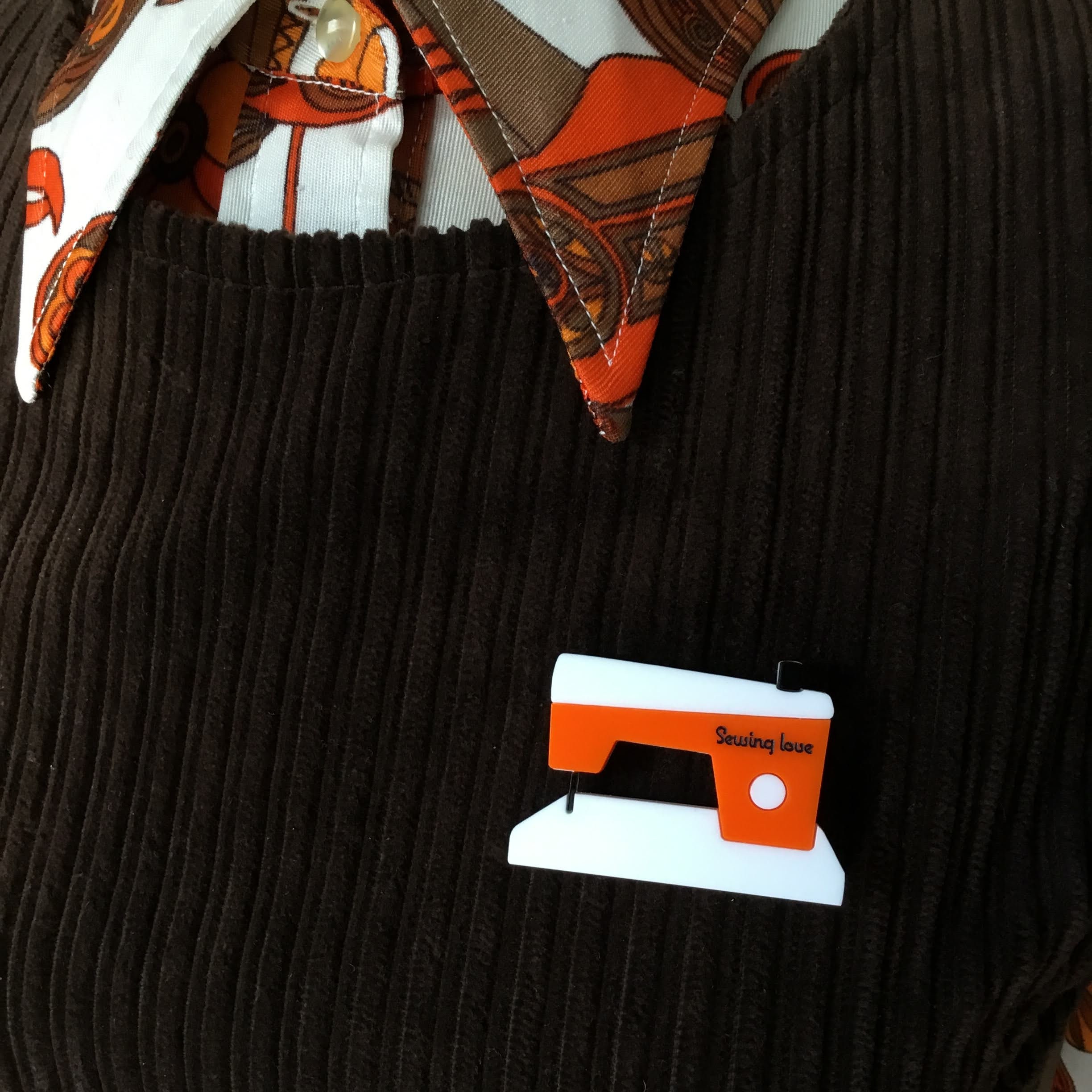 SEWING MACHINE Acrylic Brooch a 70s Vintage Inspired Machine - Etsy