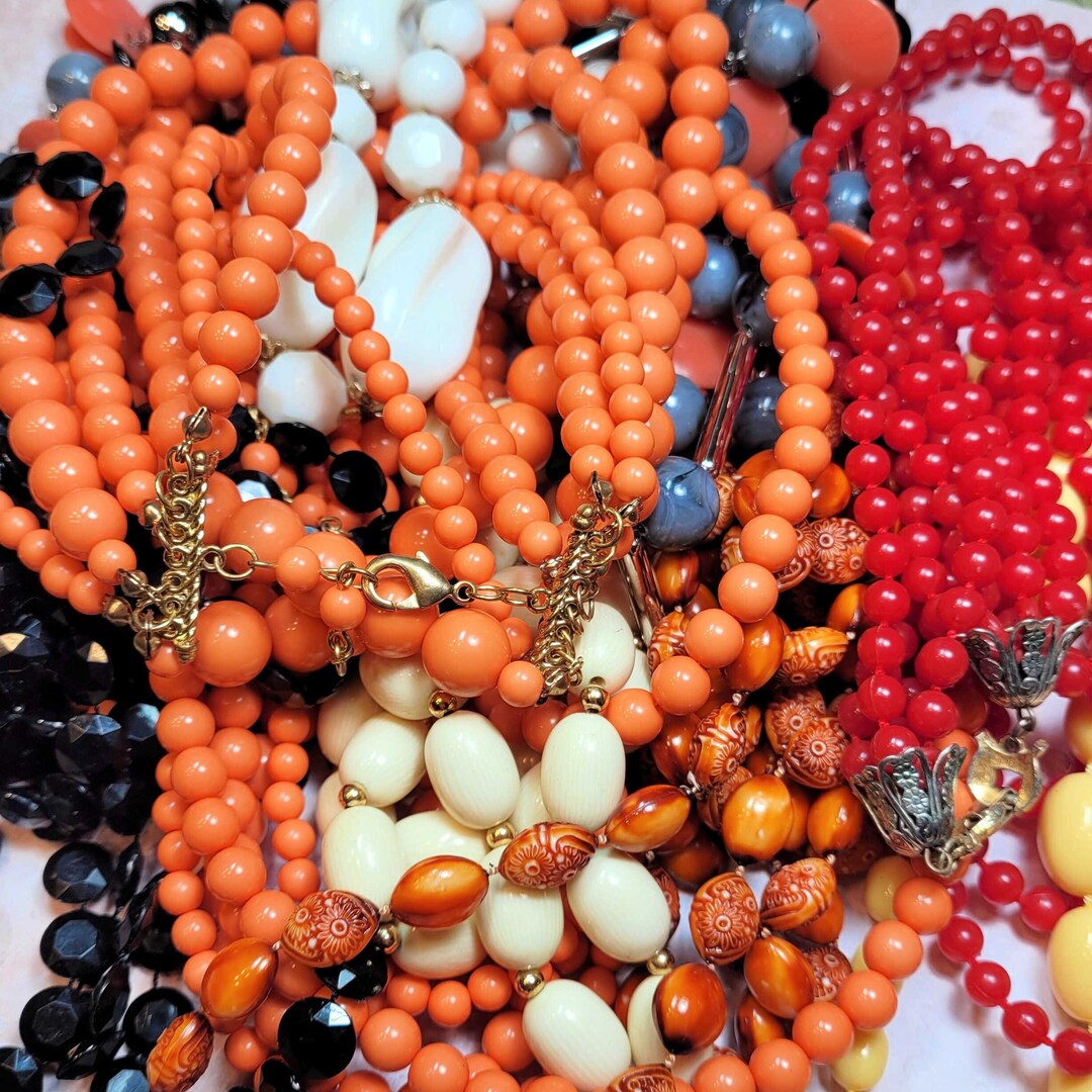 Colorful Vintage Plastic Bead Necklaces, 8 Necklaces & 1 Bracelet ...