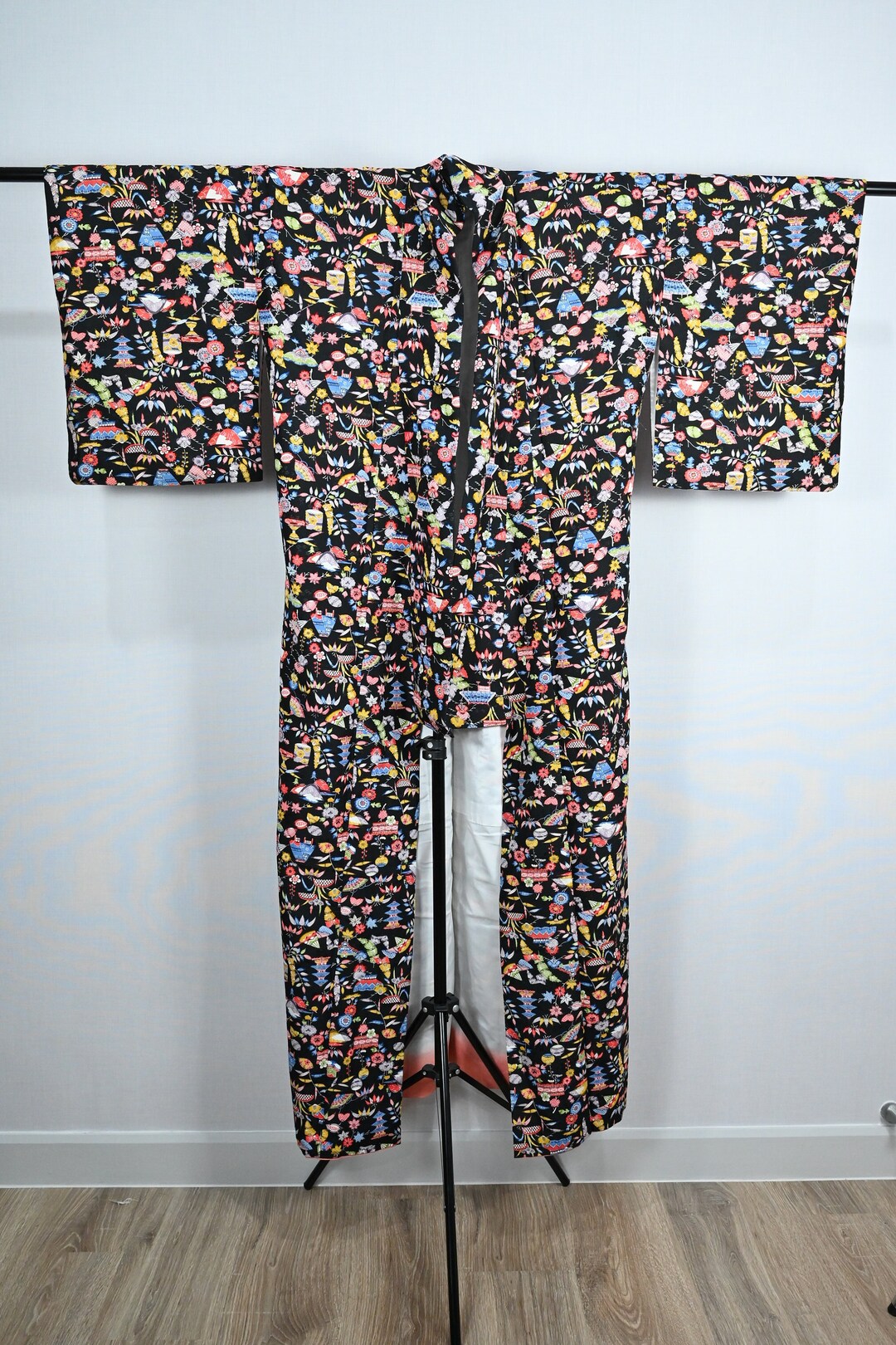 Vintage Japanese Black With Colorful Pattern Yukata Kimono Jacket - Etsy