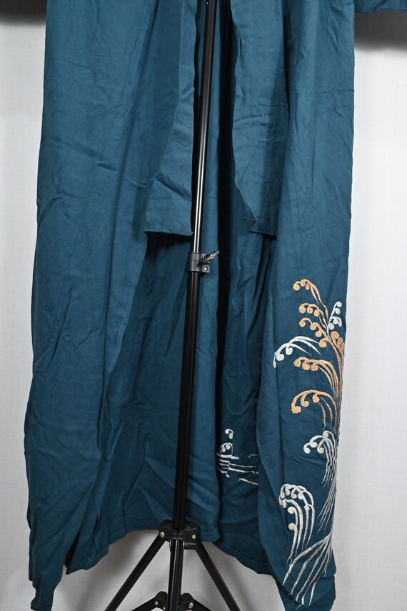 Vintage Japanese Blue With Wave Embroidery Decoration… - Gem