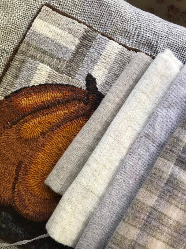 Cinderella Pumpkins With Quilt Background, Primitive Rug Hooking ...