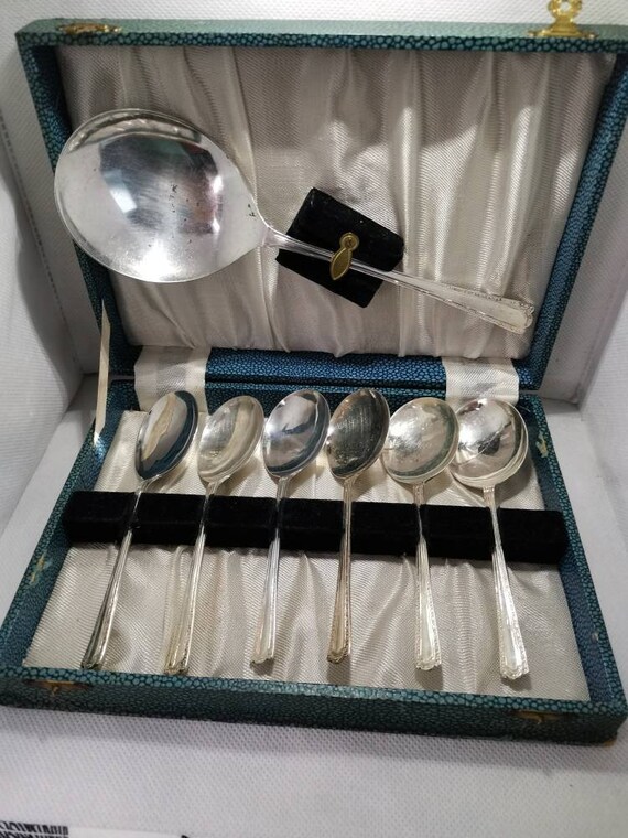 Lovely set of vintage desert spoons with large serving spoon in ...
