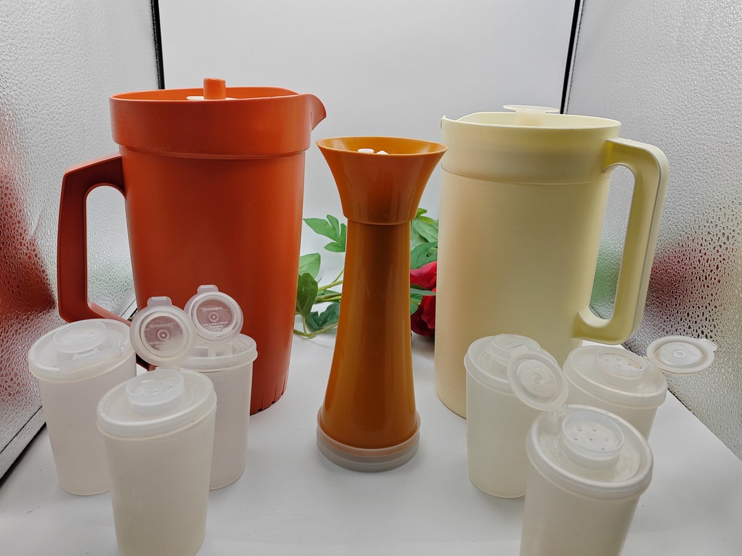 Lovely Selection of Vintage Tupperware and Plastic Storage Containers ...