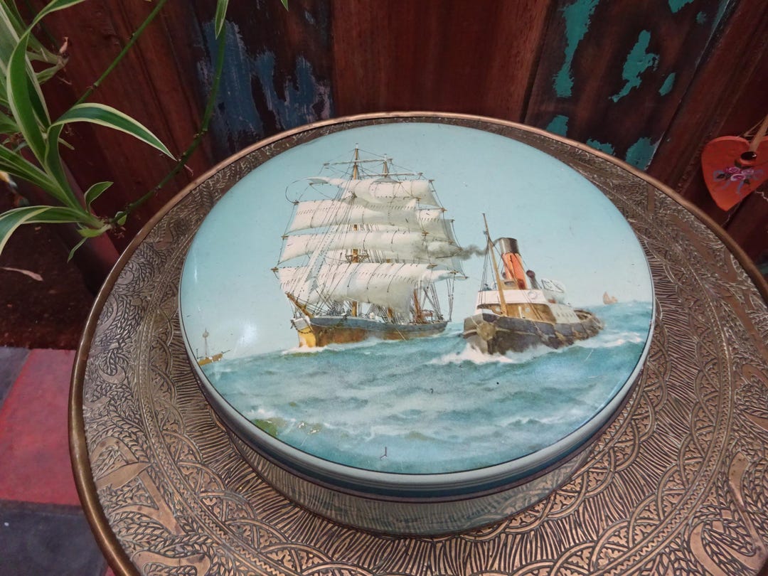 Vintage TALL SHIP & TUGBOAT Tin, 1950s - Vintage Biscuit Tin - Sea ...