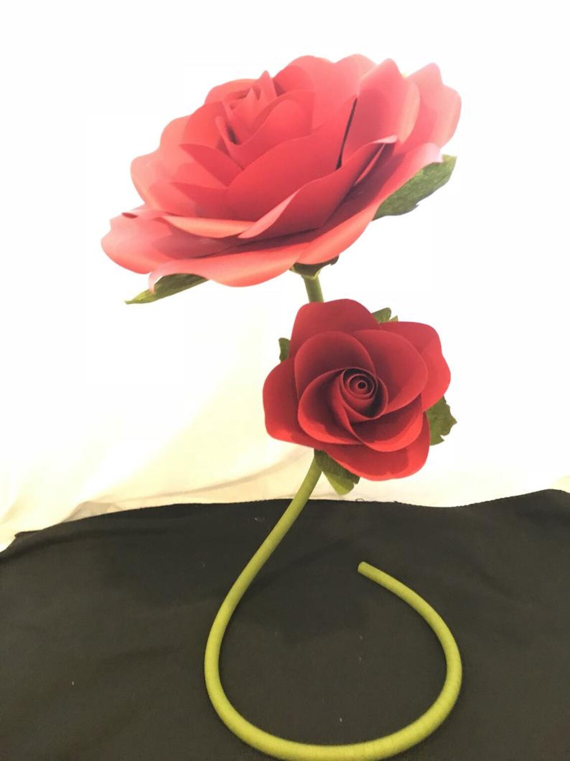 Large Flower Stem Tutorials for Giant Paper Flowers Giant Paper Flower ...