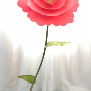 Large Flower Stem Tutorials for Giant Paper Flowers Giant Paper Flower ...
