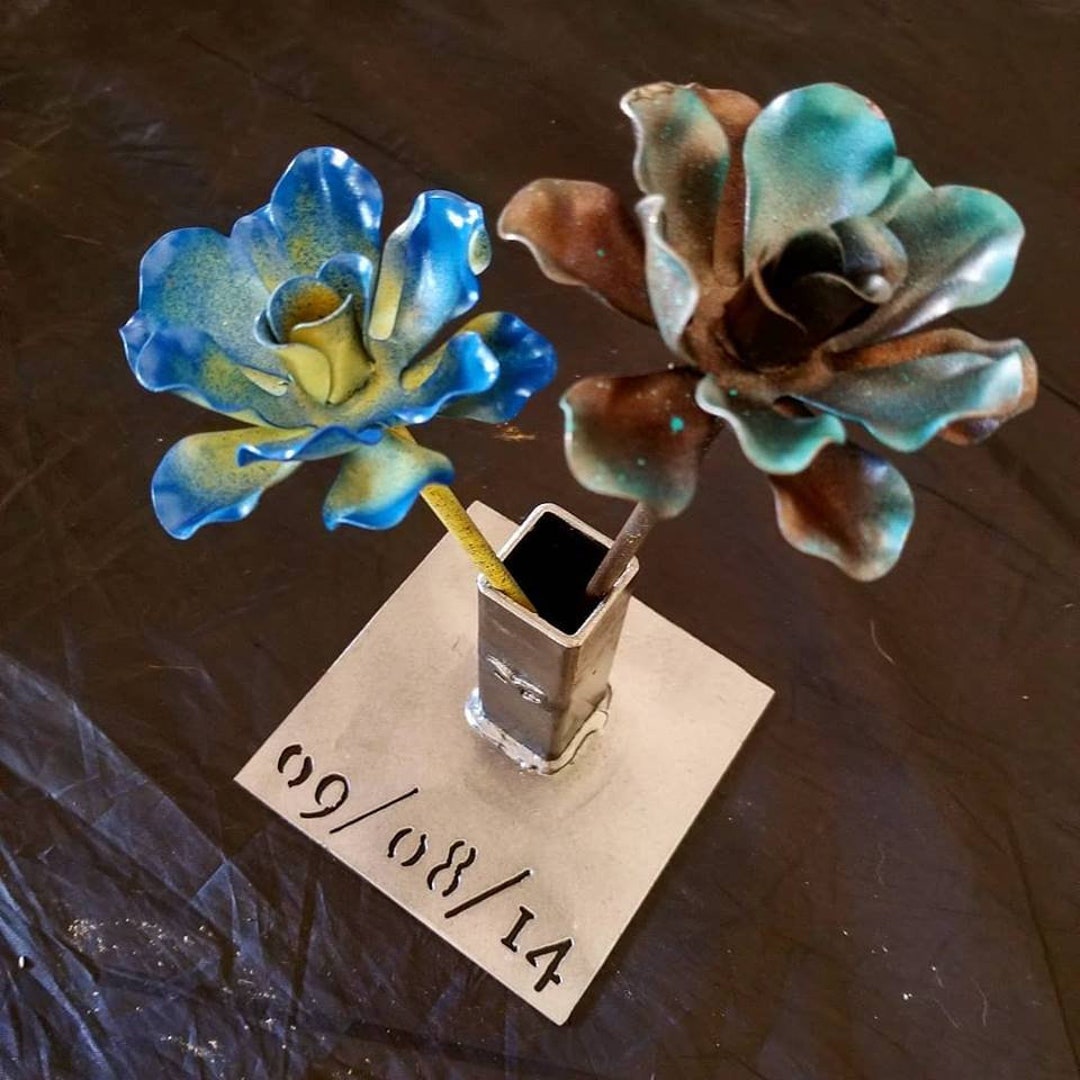 Custom Metal Vase With Anniversary Date for Metal Flowers Anniversary ...