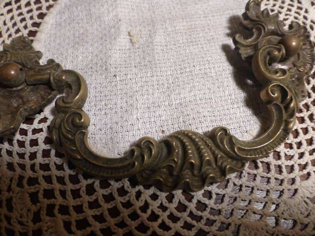 ONE Vintage Antique Cast Bronze Chest Drawer Pull Handle 111521 A - Etsy